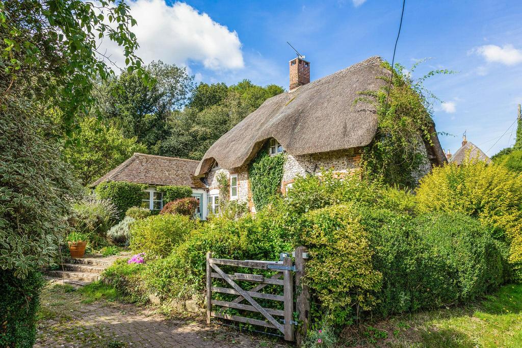 Chute Cadley, Andover, SP11 2 bed detached house - £745,000