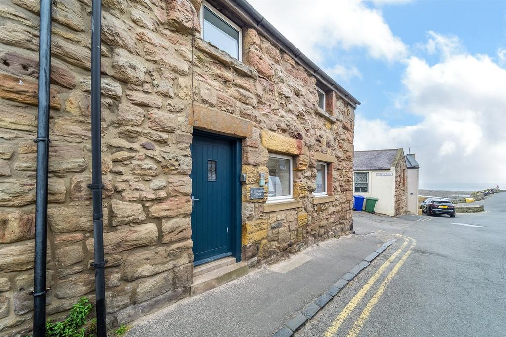 North Street, Seahouses, NE68 1 bed end of terrace house - £195,000
