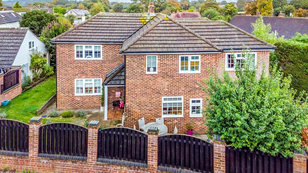 High View, Bishop's Stortford CM23 4 bed detached house for sale - £799,500