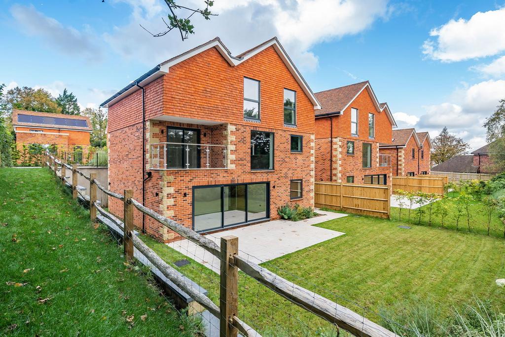Crowborough Hill, Crowborough, East... 6 bed detached house - £1,100,000