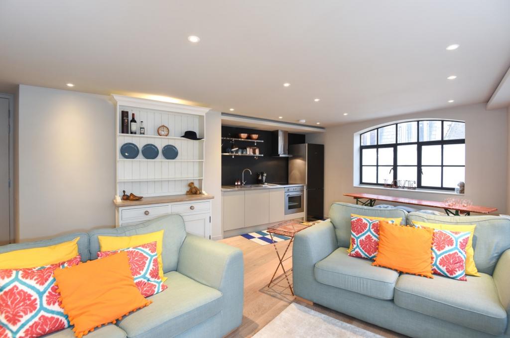Effie Road Fulham SW6 1 bed apartment - £2,250 pcm (£519 pw)