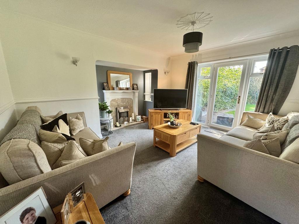 Irwin Drive, Handforth 3 bed detached house - £425,000