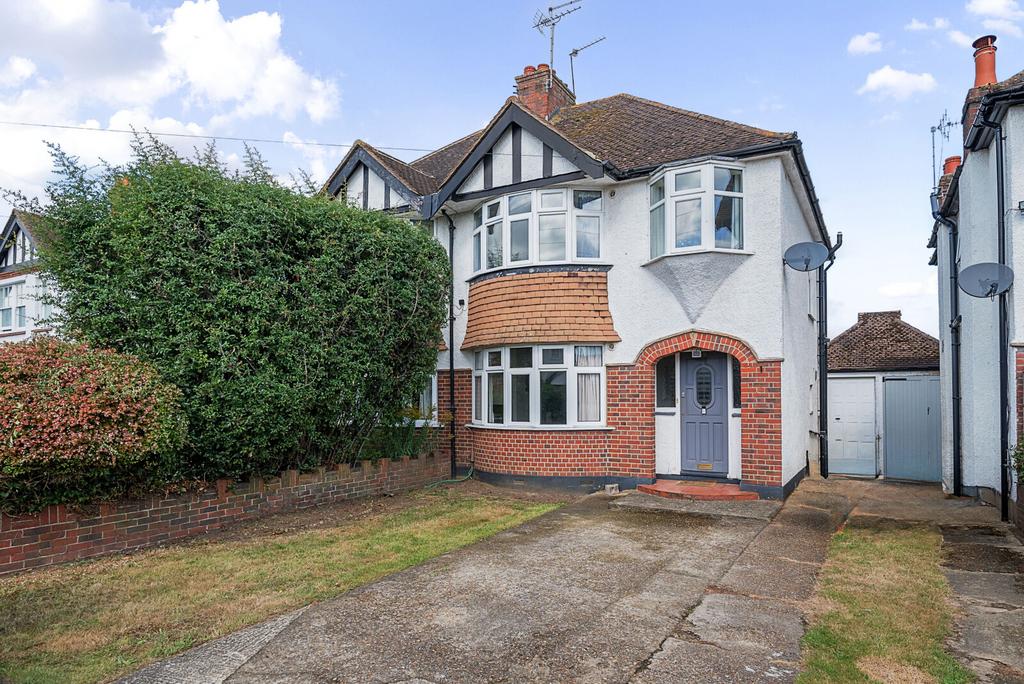 Freelands Road, Cobham, KT11 3 bed semi-detached house for sale - £695,000