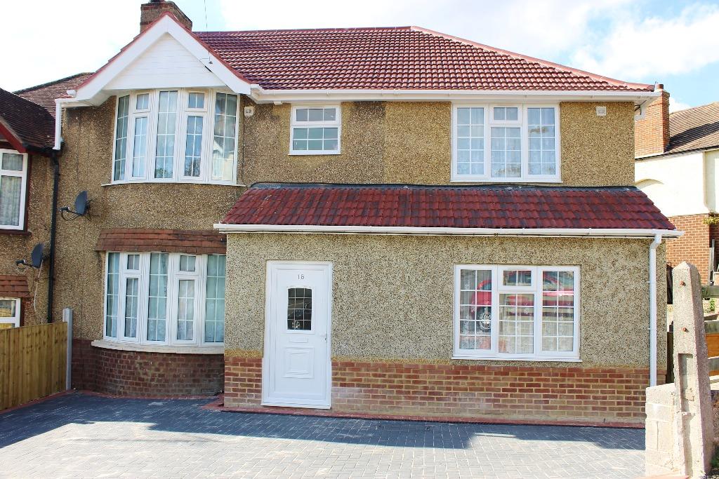 High Wycombe HP13 1 bed ground floor flat - £1,095 pcm (£253 pw)