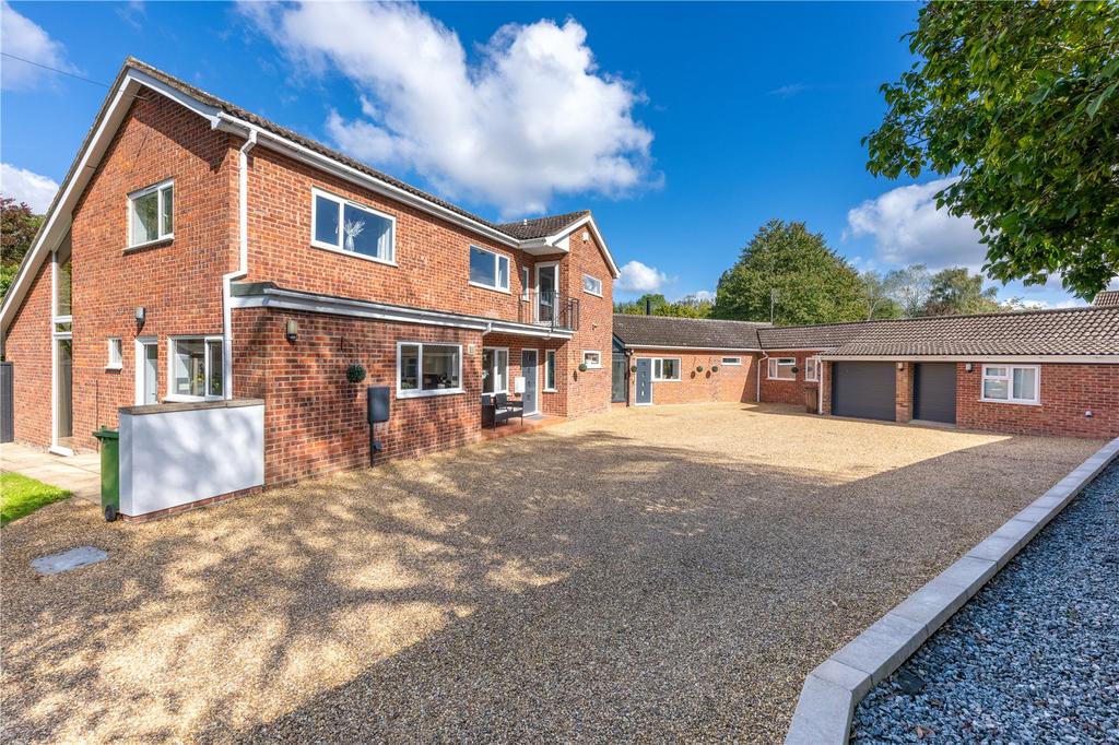 The Street, Honingham, Norwich... 4 bed detached house - £850,000