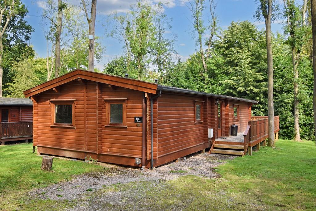 62 Kenwick Woods, Louth LN11 8NP 3 bed chalet - £140,000