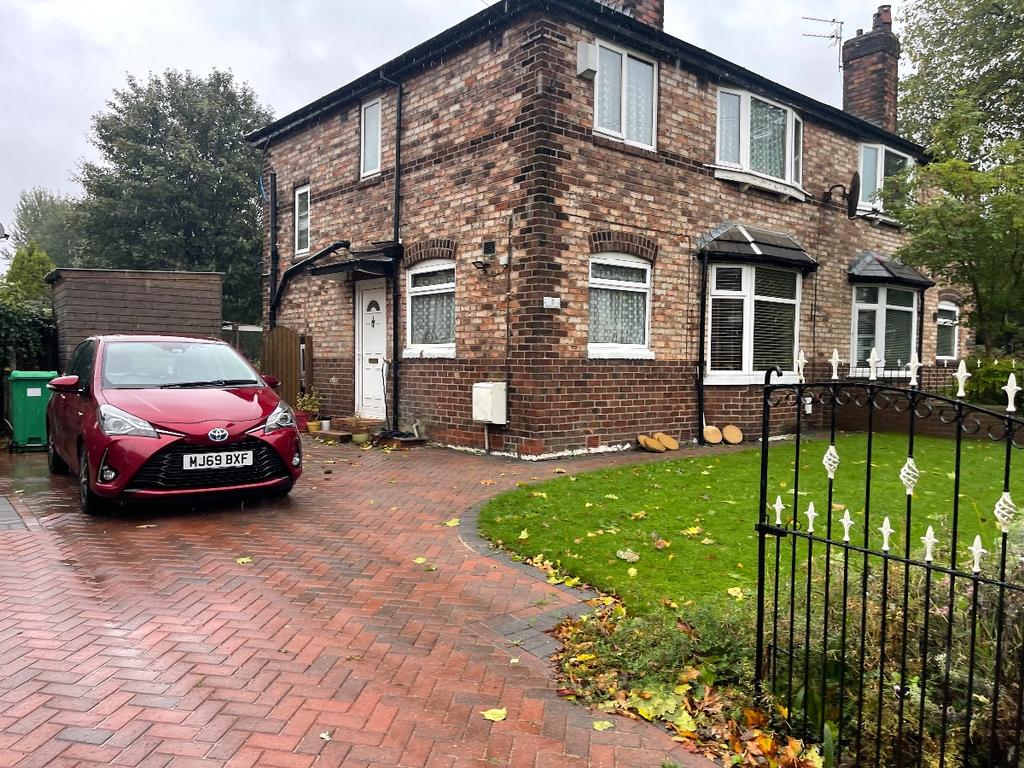 Manchester M19 3 bed semi-detached house - £1,500 pcm (£346 pw)