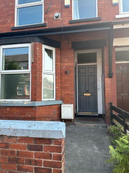 Whitby Road, Manchester M14 6 bed house - £3,770 pcm (£870 pw)