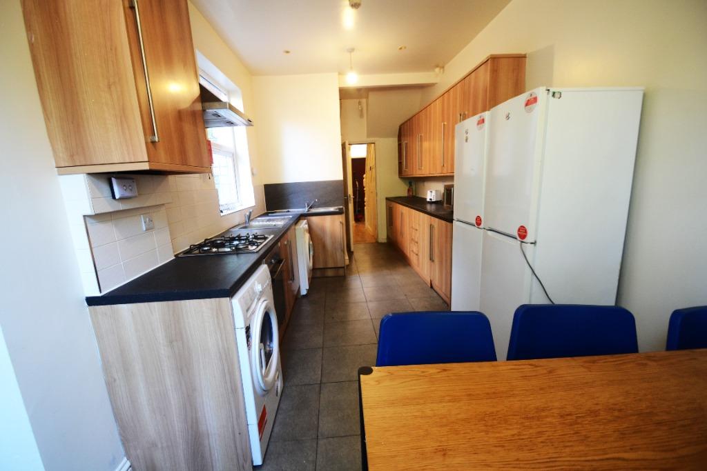 Whitby Road, Manchester M14 6 bed house to rent - £3,770 pcm (£870 pw)