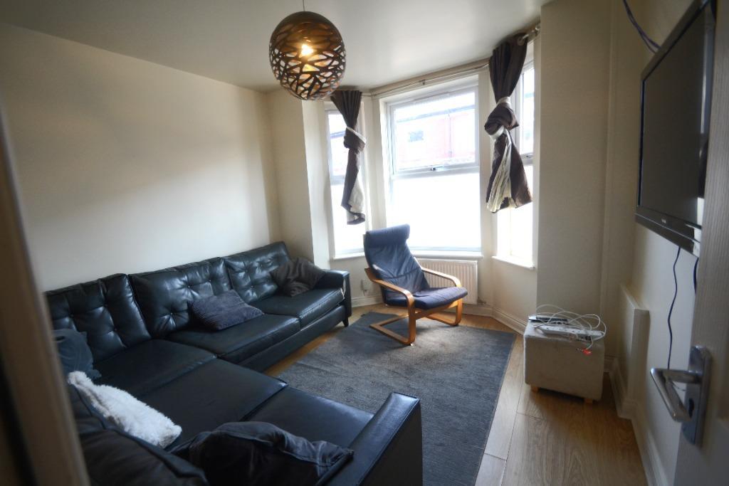 Whitby Road, Manchester M14 6 bed house to rent - £3,770 pcm (£870 pw)