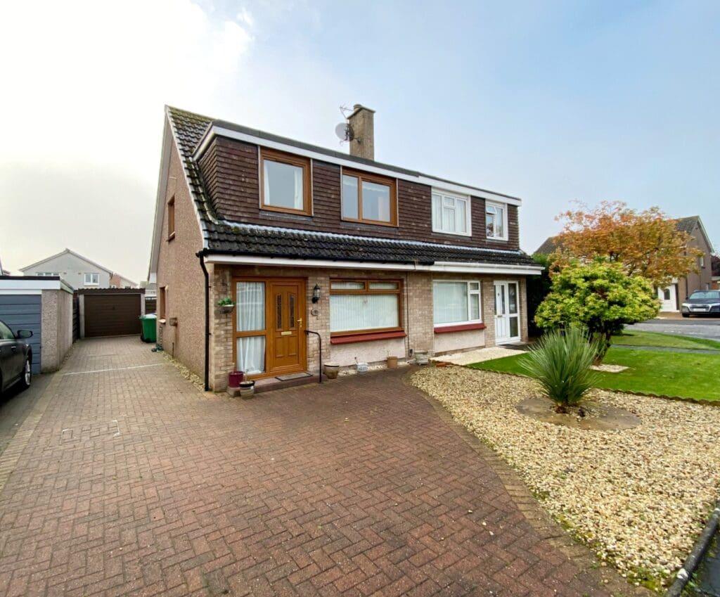 Morar Road, Dunfermline KY12 3 bed semi-detached house - £190,000