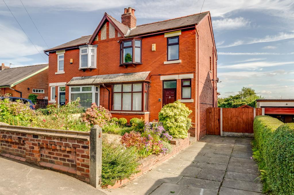 Grove Road, Upholland WN8 3 bed semi-detached house - £200,000