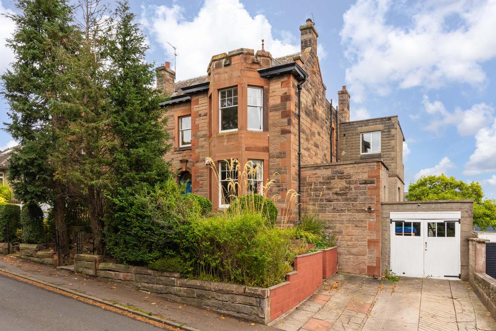 Clermiston Road, Edinburgh EH12 3 bed flat - £385,000