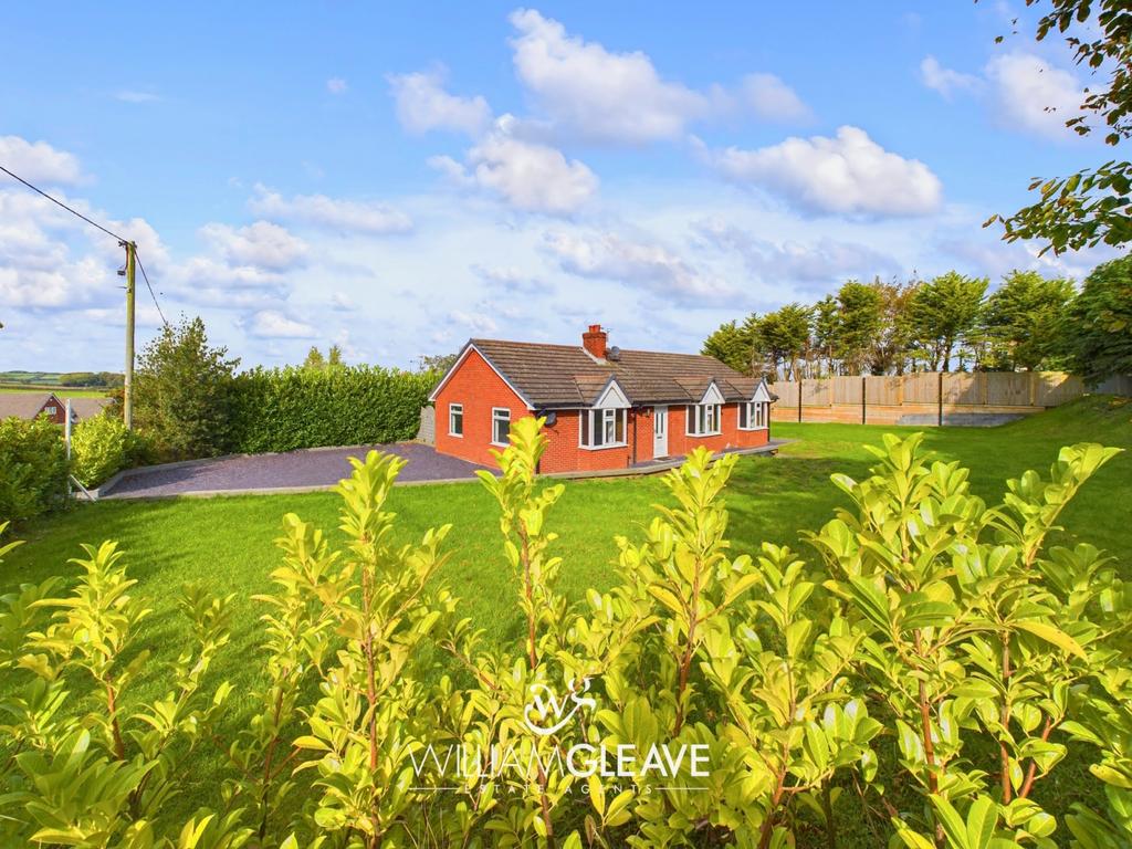 Trelogan, Flintshire CH8 3 bed bungalow for sale - £285,000