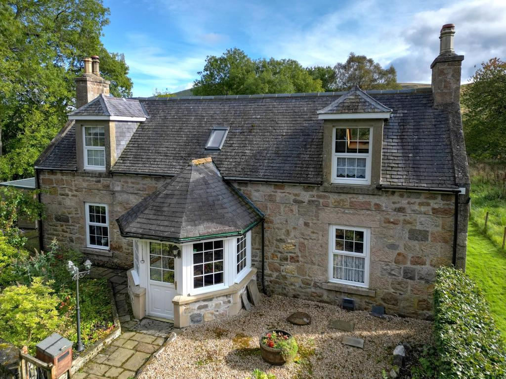 Mill Cottage, Mill Of Laggan... 3 bed detached house - £275,000