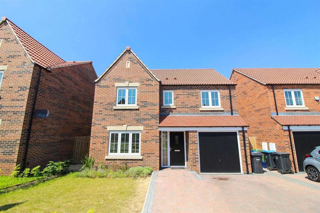 Olivette Crescent, Thirsk 4 bed detached house - £369,995