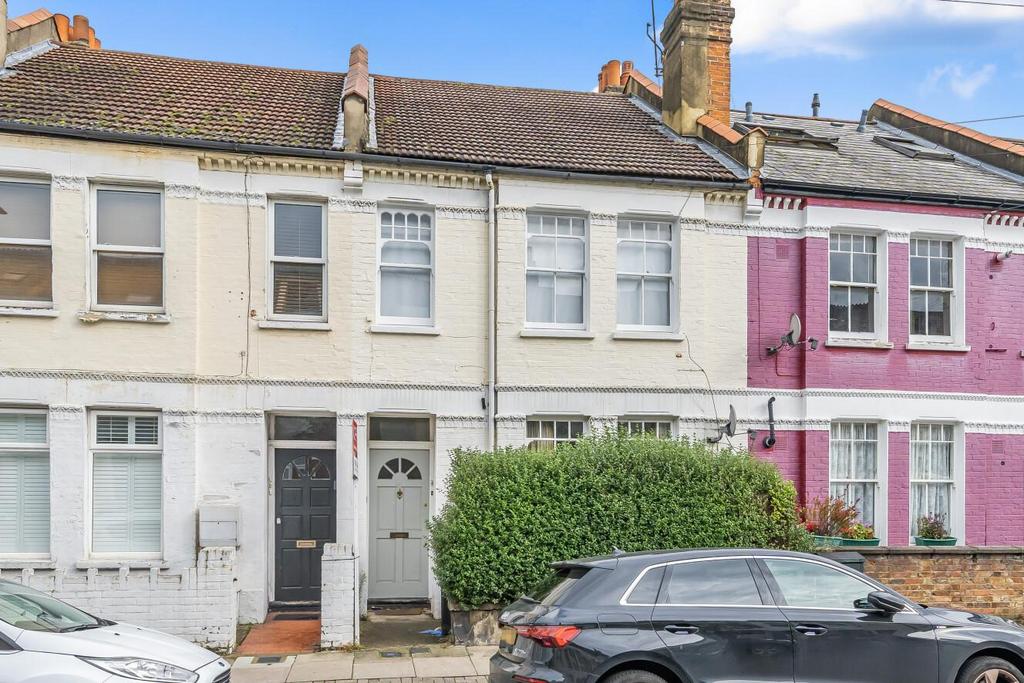 Gilbey Road, Tooting 2 bed maisonette - £425,000