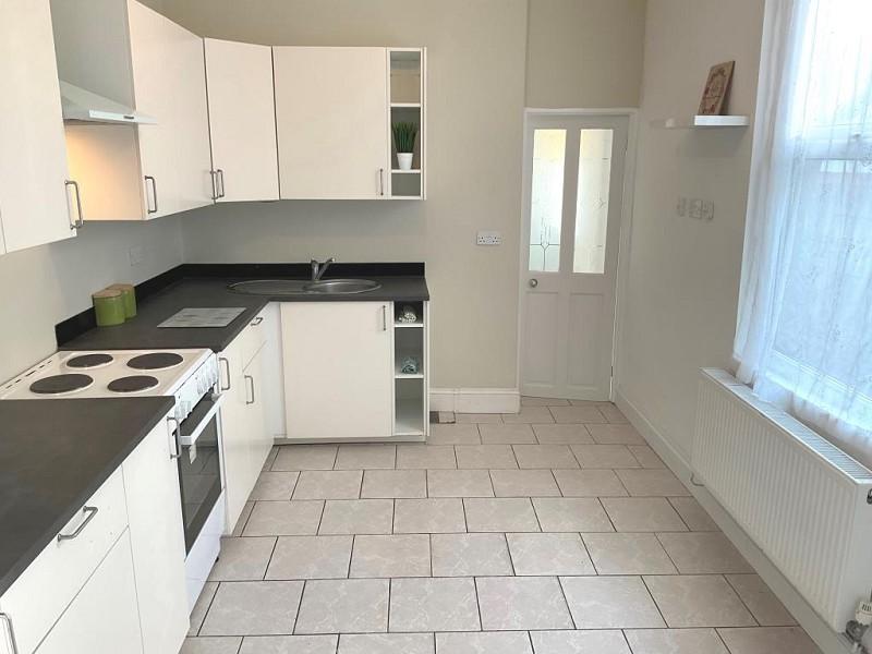 Copperworks Road, Llanelli... 3 bed terraced house - £765 pcm (£177 pw)