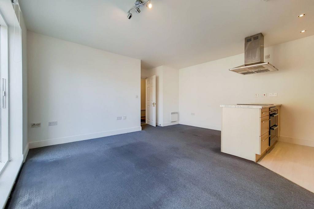 Sovereign Place, Harrow, HA1 1 bed flat - £2,400 pcm (£554 pw)