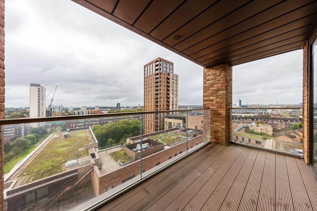 Oslo Tower Naomi Street SE8 2 bed apartment for sale - £575,000