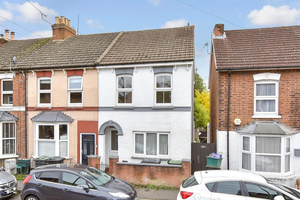 Malling Road, Snodland, Kent 2 bed end of terrace house - £270,000
