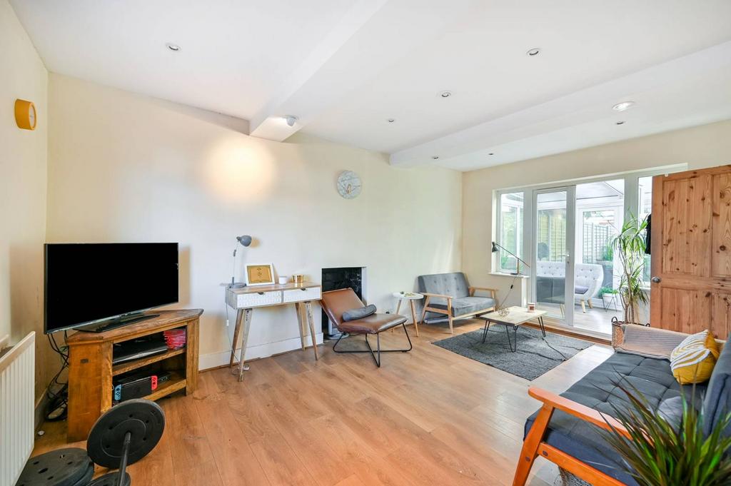 Elliman Avenue, Slough, SL2 3 bed semi-detached house - £475,000