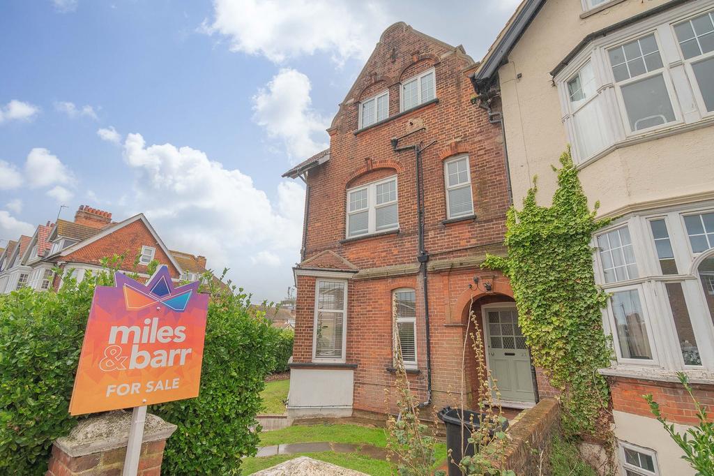 Westgate Bay Avenue, Westgate-On-Sea... 1 bed flat - £155,000