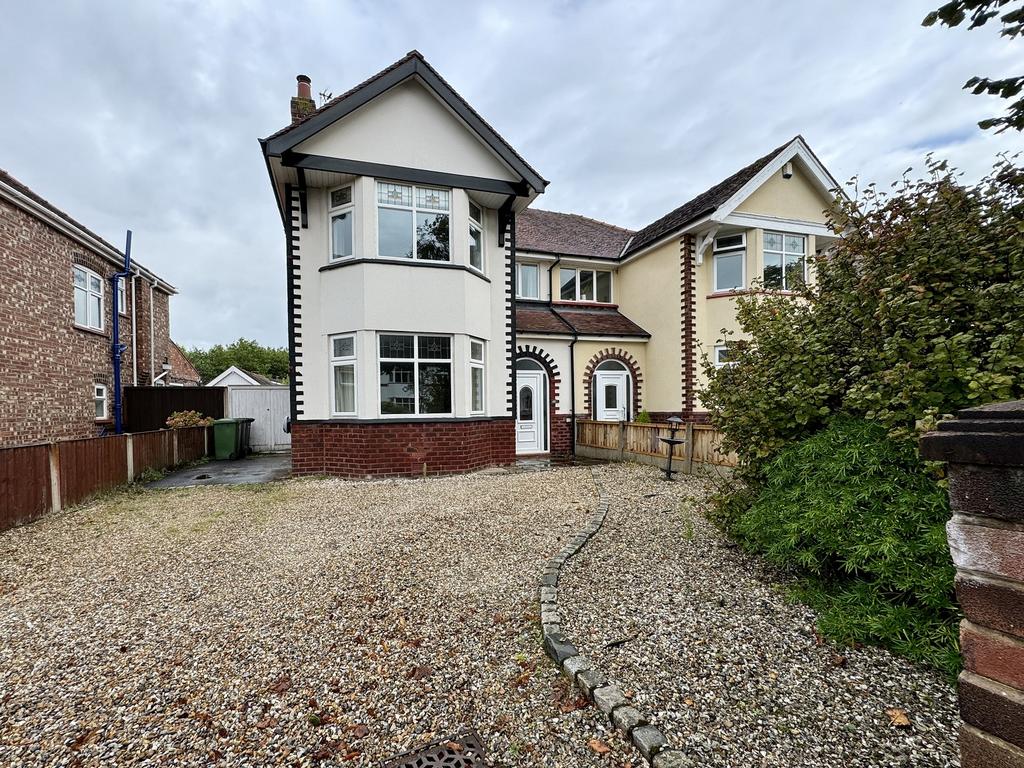 Southport PR9 5 bed semi-detached house - £1,400 pcm (£323 pw)