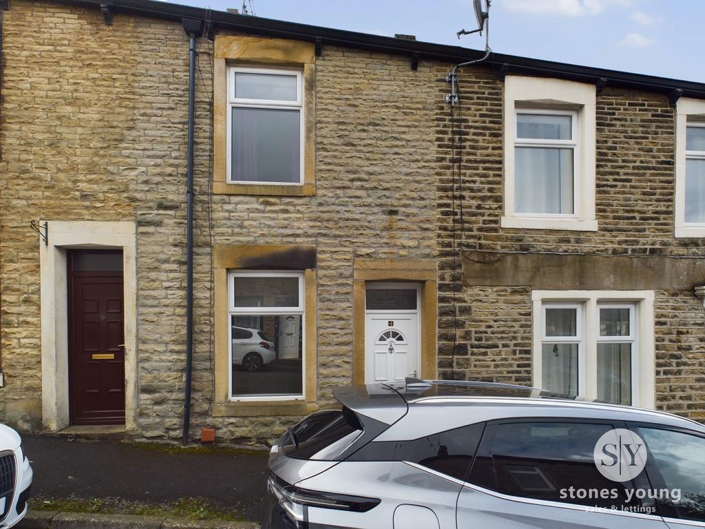 Brownlow Street, Clitheroe, BB7 2 bed terraced house - £120,000