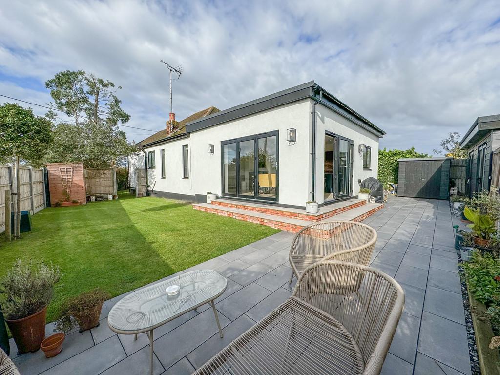 Ashingdon Road, Rochford 3 bed detached bungalow for sale - £400,000