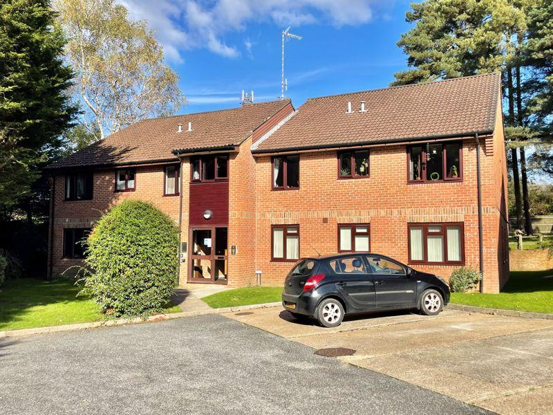 The Forge, Handcross 1 bed flat for sale - £175,000