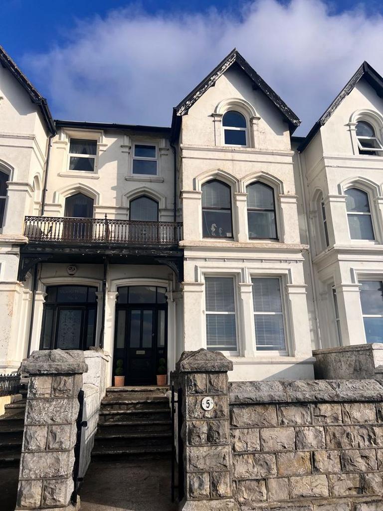 Apartment 3, 5 The Promenade, Castletown 2 bed apartment - £925 pcm (£ ...