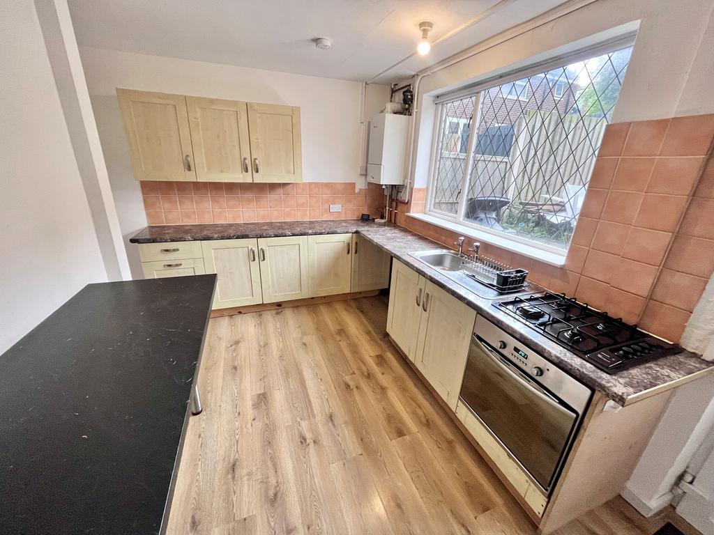 Wingfield Close, Rotherham 3 bed terraced house - £725 pcm (£167 pw)