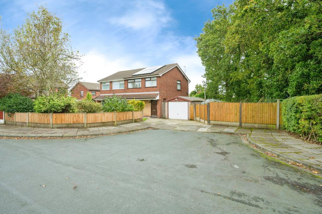 Meadowcroft, Merseyside WA9 3 bed semi-detached house - £190,000