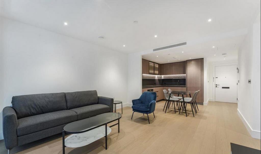 Chartwell House, London, SW11 2 bed apartment - £3,500 pcm (£808 pw)