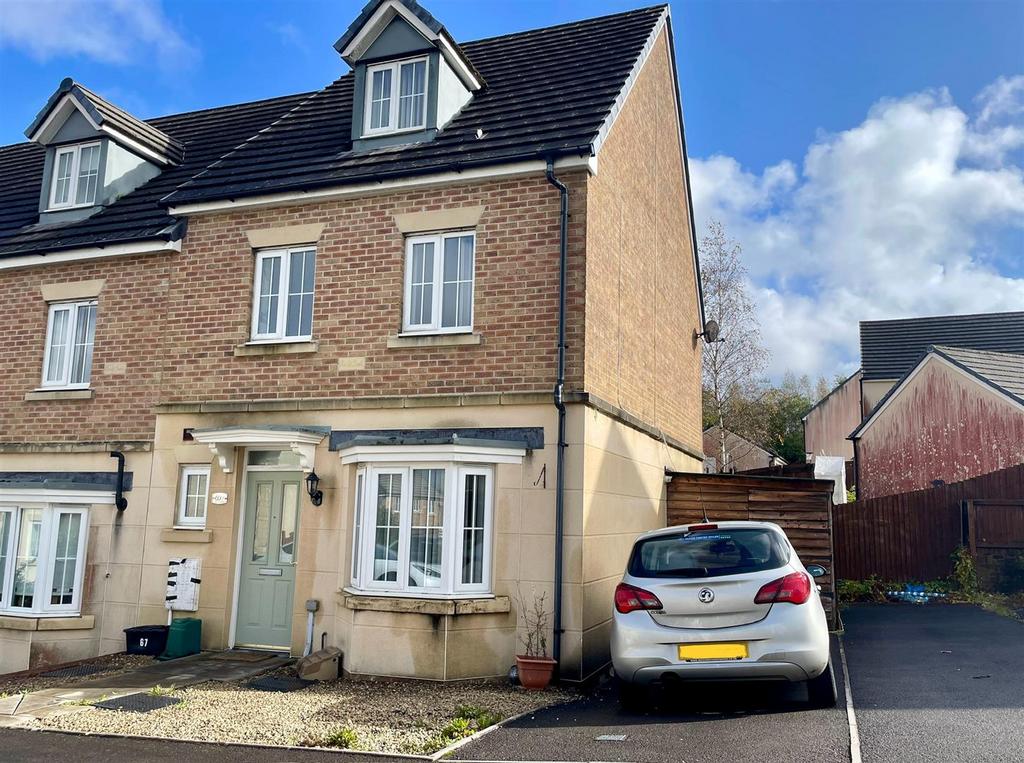 Ffordd Y Glowyr, Betws, Ammanford 4 bed townhouse - £900 pcm (£208 pw)