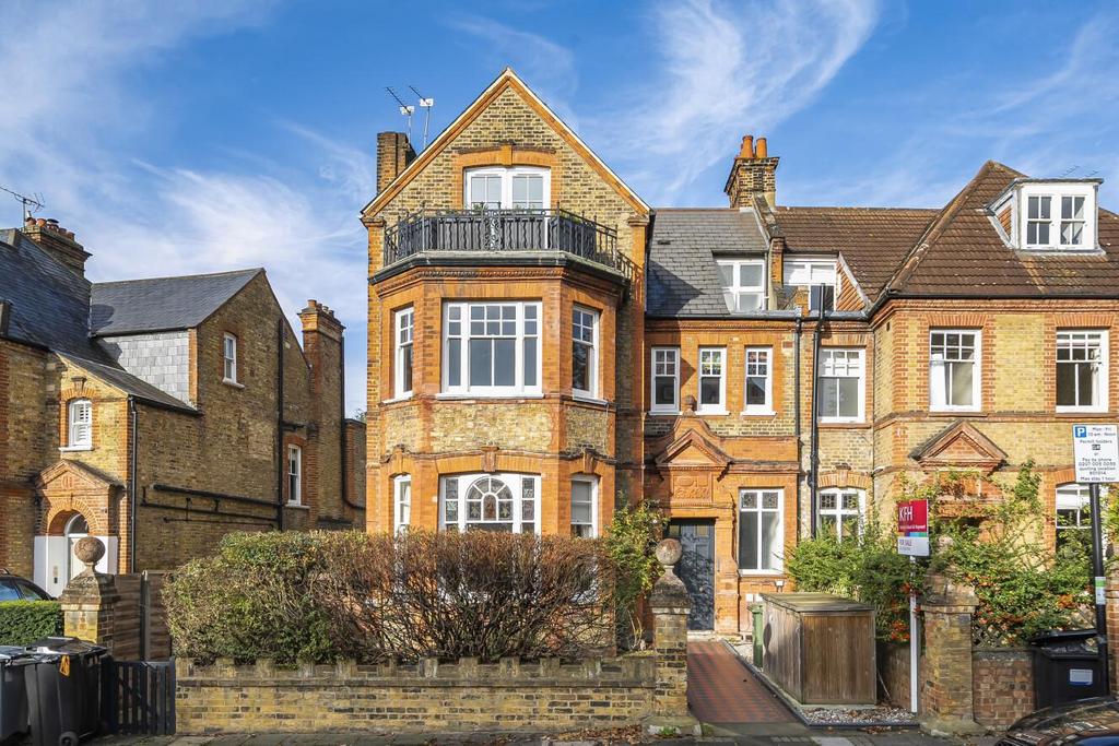 Killieser Avenue, London 2 bed flat - £725,000
