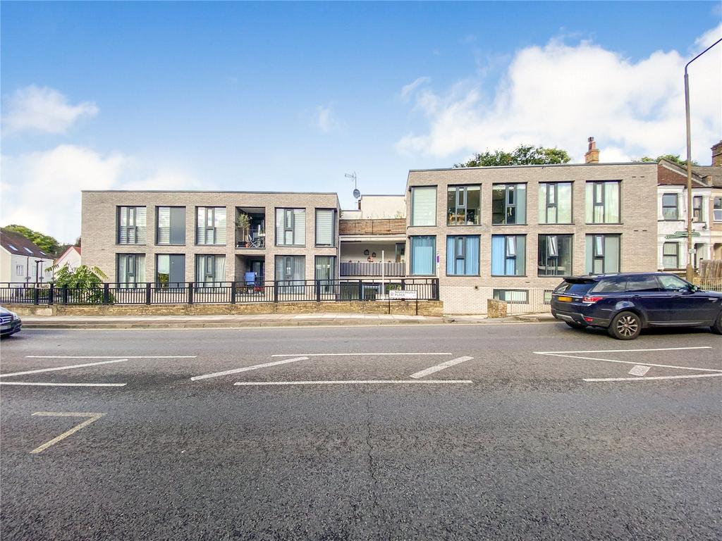 Brookhill Road, London, SE18 2 bed apartment - £380,000