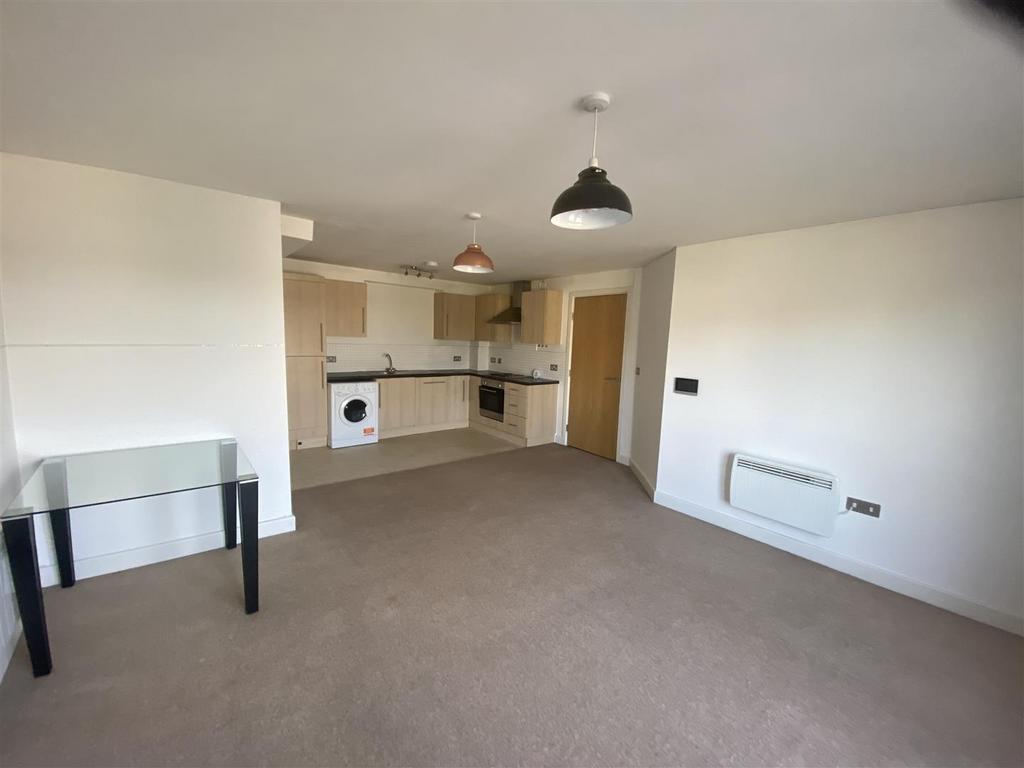 Spring Street, Hull 2 bed apartment - £45,000