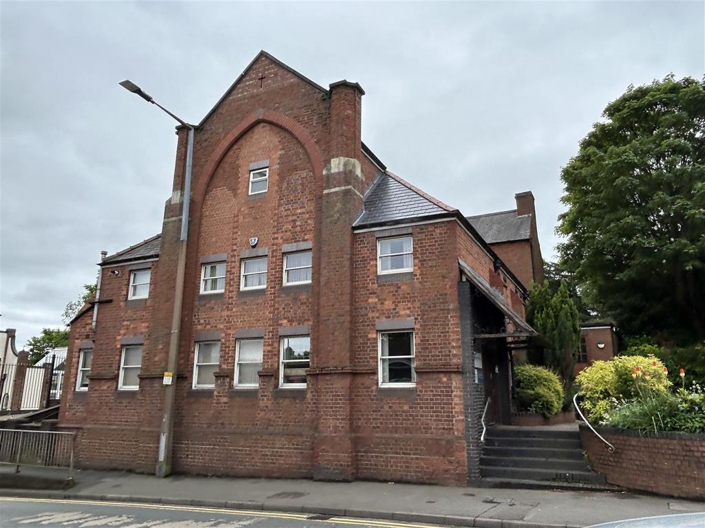 Stourbridge Road, Halesowen, West... Office to rent - £1,333 pcm (£308 pw)