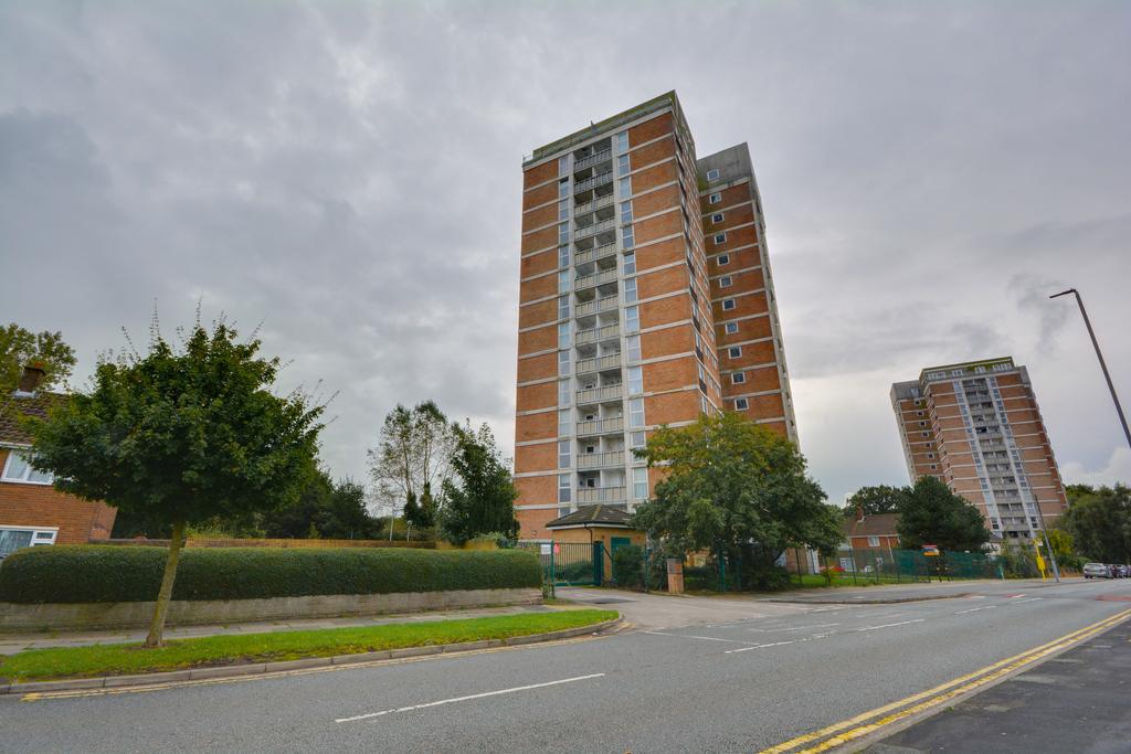 Roughwood Drive, Liverpool L33 2 bed maisonette - £33,000