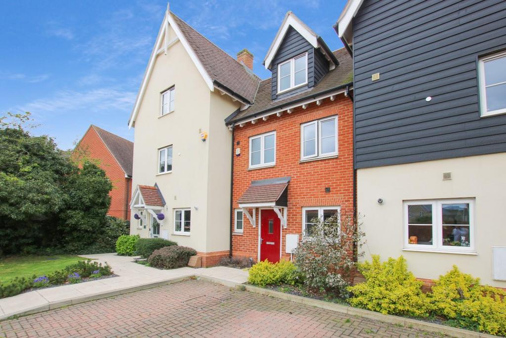 Richard Nichols Close, Colchester 3 bed terraced house - £1,500 pcm (£ ...