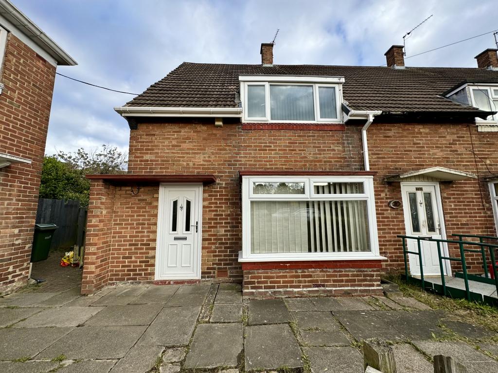 Cramlington Square, Hylton Castle... 2 bed semi-detached house - £110,000