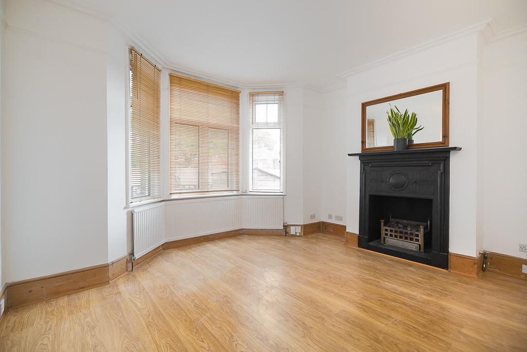 North Worple Way 2 bed apartment - £1,850 pcm (£427 pw)