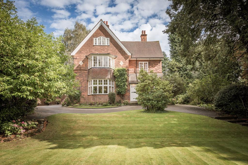 The Gate House, Barker Road 6 bed detached house - £1,500,000