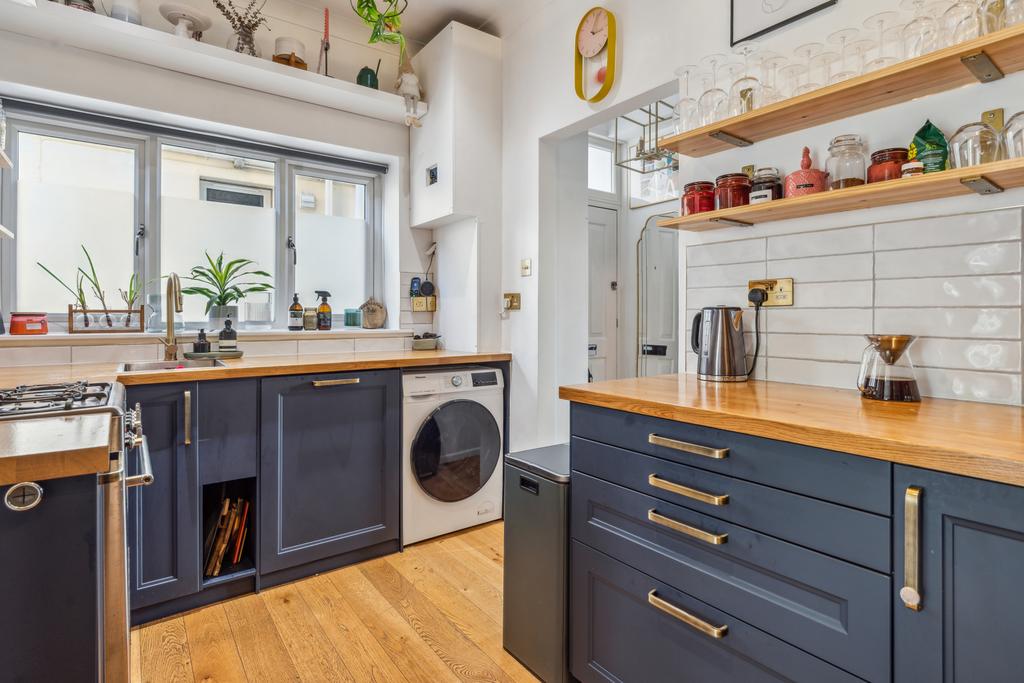 Fawe Park Road, London 1 bed flat - £3,000 pcm (£692 pw)