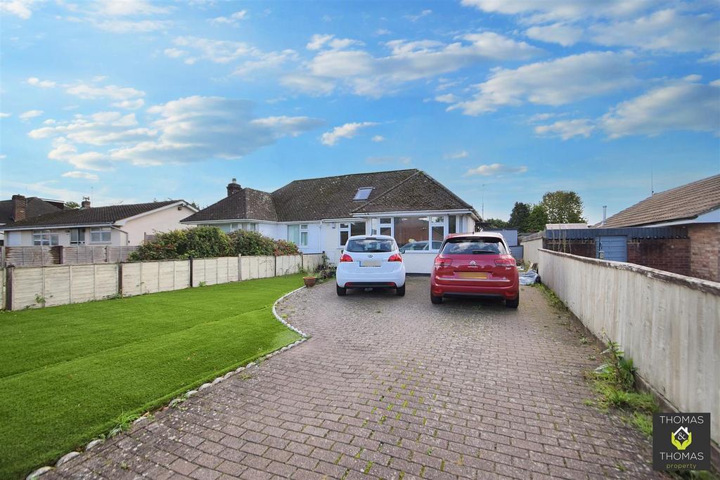 Innsworth Lane, Gloucester 4 bed semi-detached bungalow - £345,000