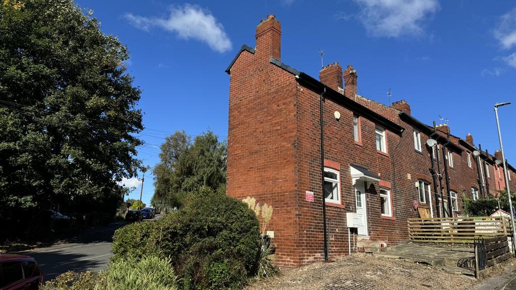 Vesper Road, Kirkstall Border, Leeds... 3 bed end of terrace house for ...