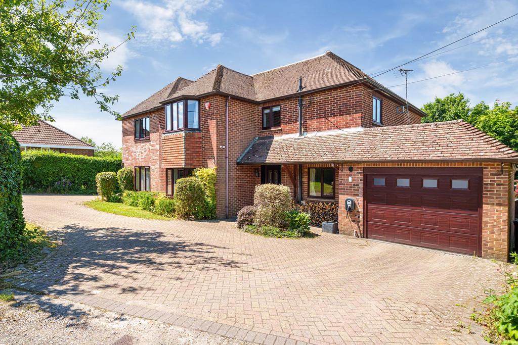 New Barn Lane, Alton, Hampshire, GU34 5 bed detached house - £1,100,000