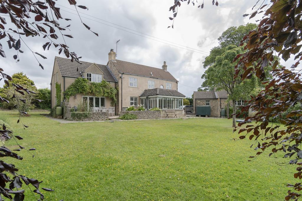 Kingscote, Tetbury 4 bed detached house - £2,500 pcm (£577 pw)